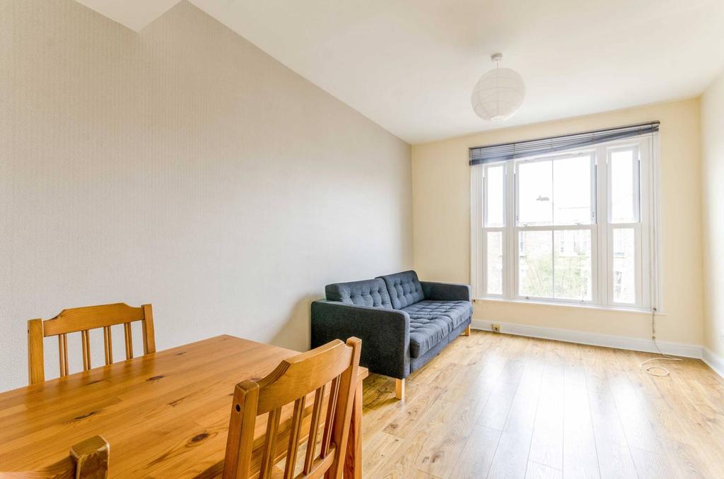 Arthur Road, Islington, London, N7 2 bed flat - £2,817 pcm (£650 pw)