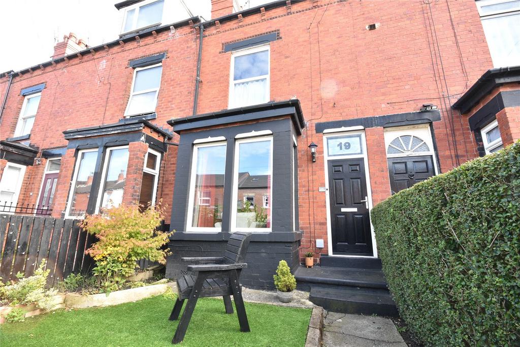Marshall Street, Crossgates, Leeds... 4 bed terraced house - £260,000