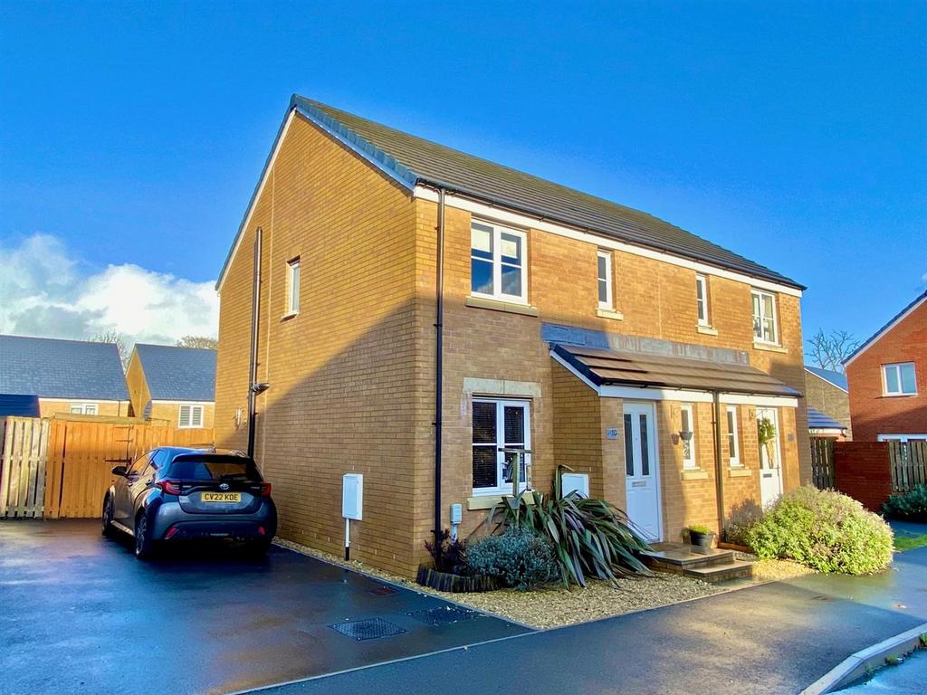 Maes Yr Odyn, Narberth 3 bed semi-detached house for sale - £245,000