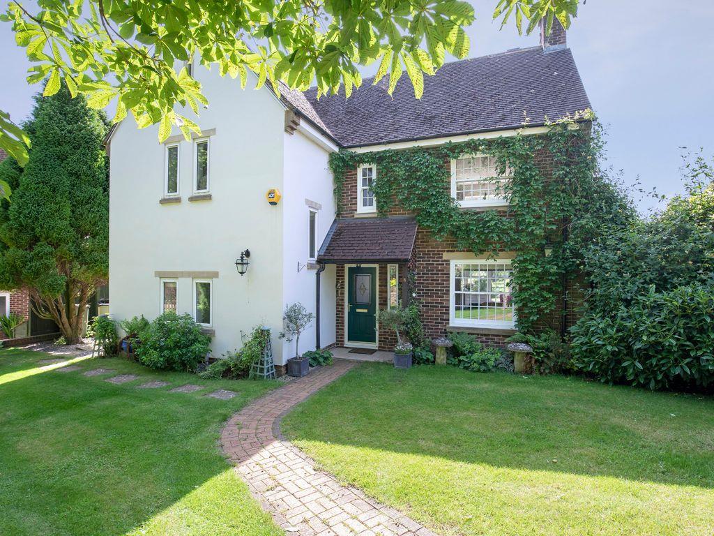 Smith Barry Circus, Upper Rissington... 4 bed detached house - £2,500 ...