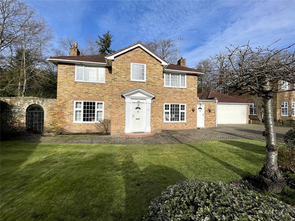 Camberley, GU15 4 bed detached house - £950,000