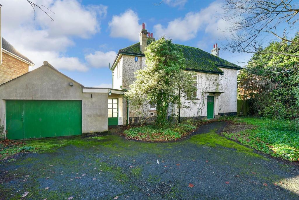 Tower Lane, Bearsted, Maidstone, Kent 4 bed detached house - £725,000
