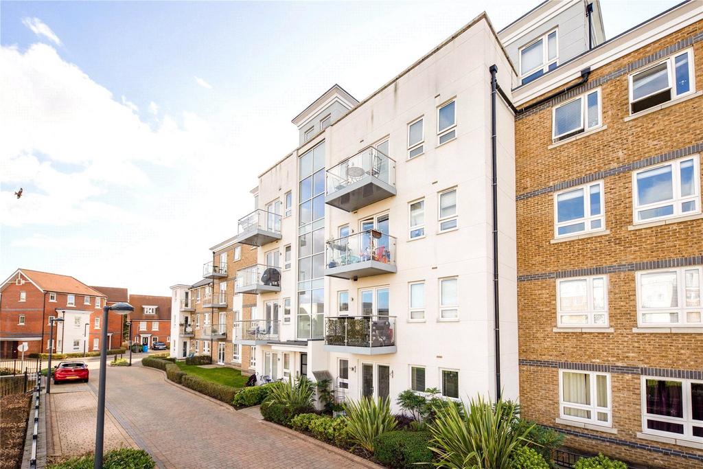 Heron Way, Maidenhead, Berkshire, SL6 2 bed apartment - £260,000
