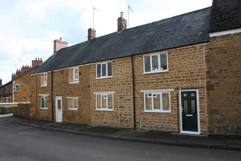 East Street, Bodicote 2 bed cottage - £1,250 pcm (£288 pw)
