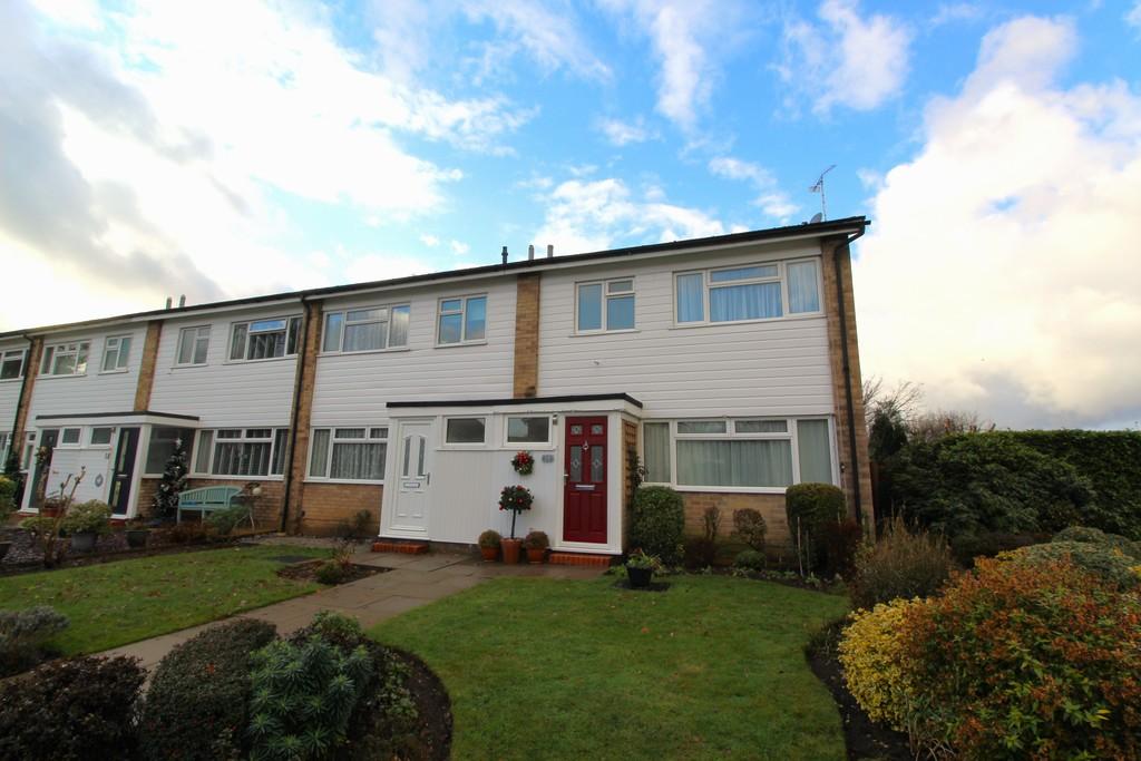 Grasmere Way, Byfleet 3 bed end of terrace house - £465,000
