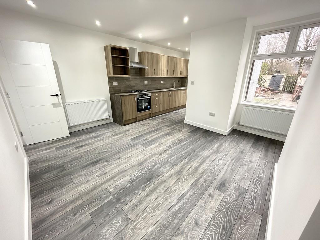 Blackburn Road, Darwen 4 bed terraced house - £135,000