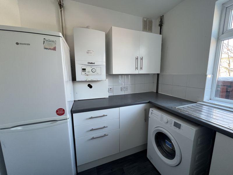 Fore Street, Edmonton N9 3 bed apartment to rent - £1,900 pcm (£438 pw)