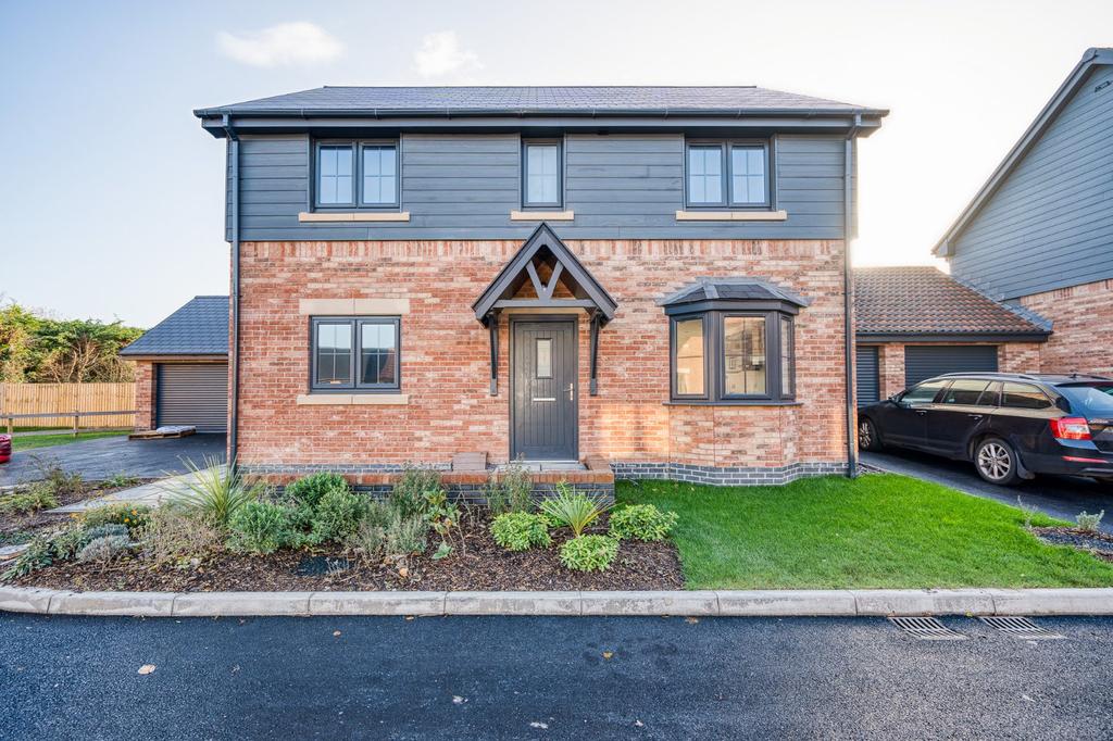 New Manor Court, Berrow... 4 bed detached house - £559,950