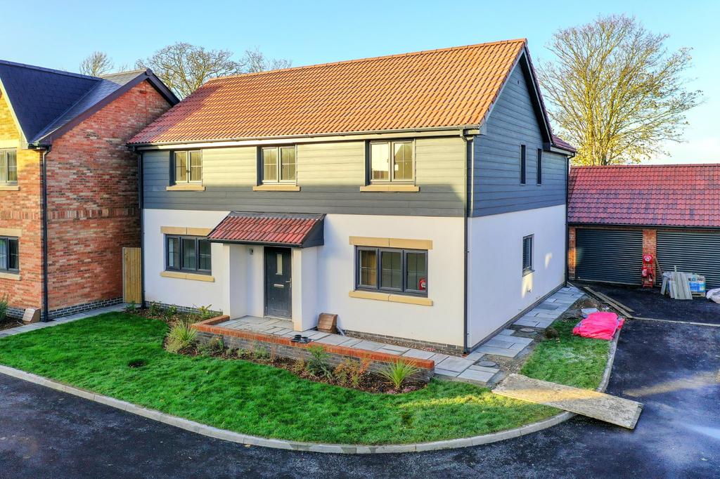 New Manor Court, Berrow... 4 bed detached house - £675,000