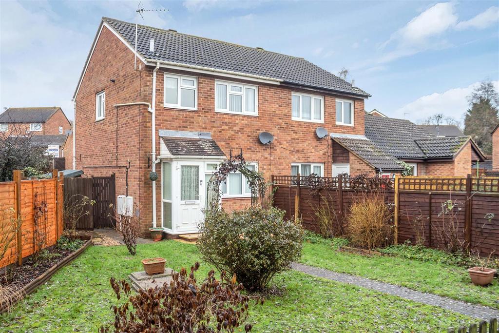Merlin Walk, Eaglestone, Milton Keynes 3 bed semi-detached house - £315,000
