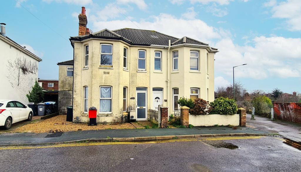 Capstone Road 4 bed semi-detached house - £325,000