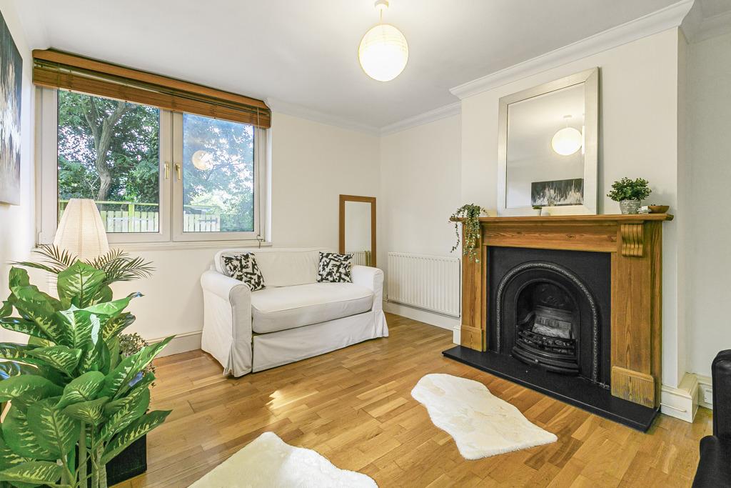 Kersfield Road, London, SW15 1 bed apartment for sale - £300,000