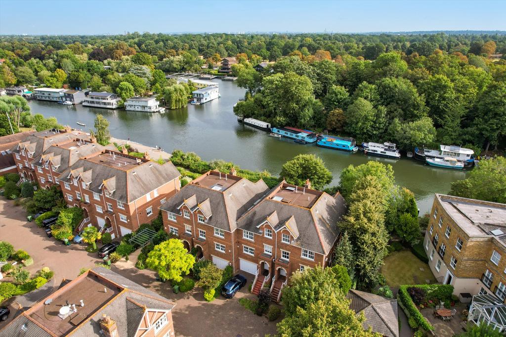 The Riverside, Graburn Way, East... 4 bed end of terrace house - £1,295,000