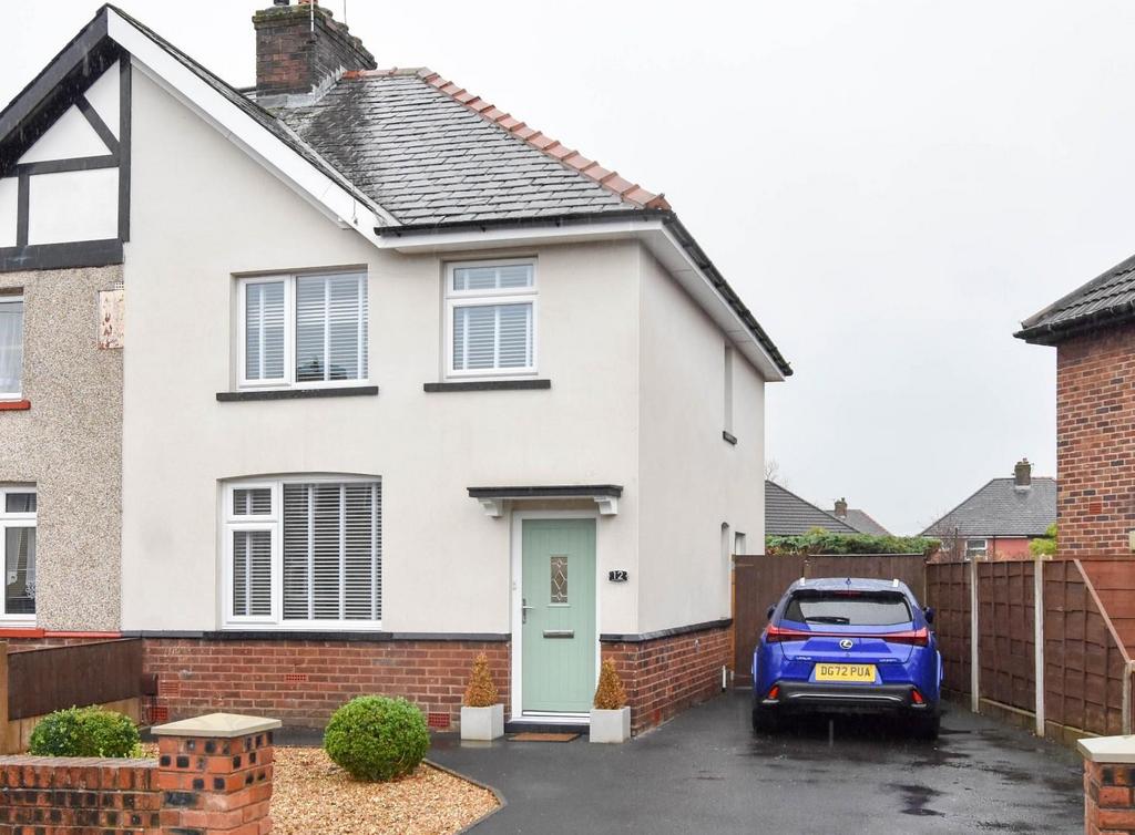 Windsor Road, Golborne, WA3 3HW 3 bed semi-detached house - £210,000