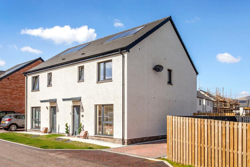 Branshill Road, Sauchie... 3 bed end of terrace house - £245,000