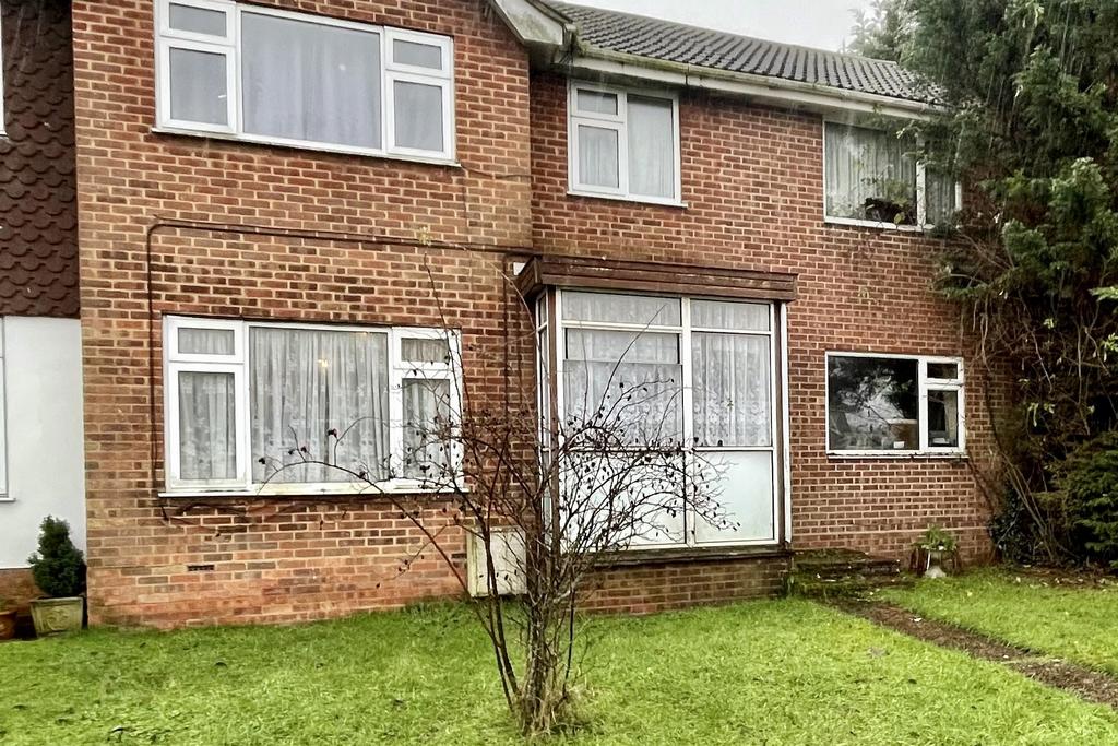 Gosford Way, Polegate, East Sussex, BN26 5 bed semi-detached house - £ ...