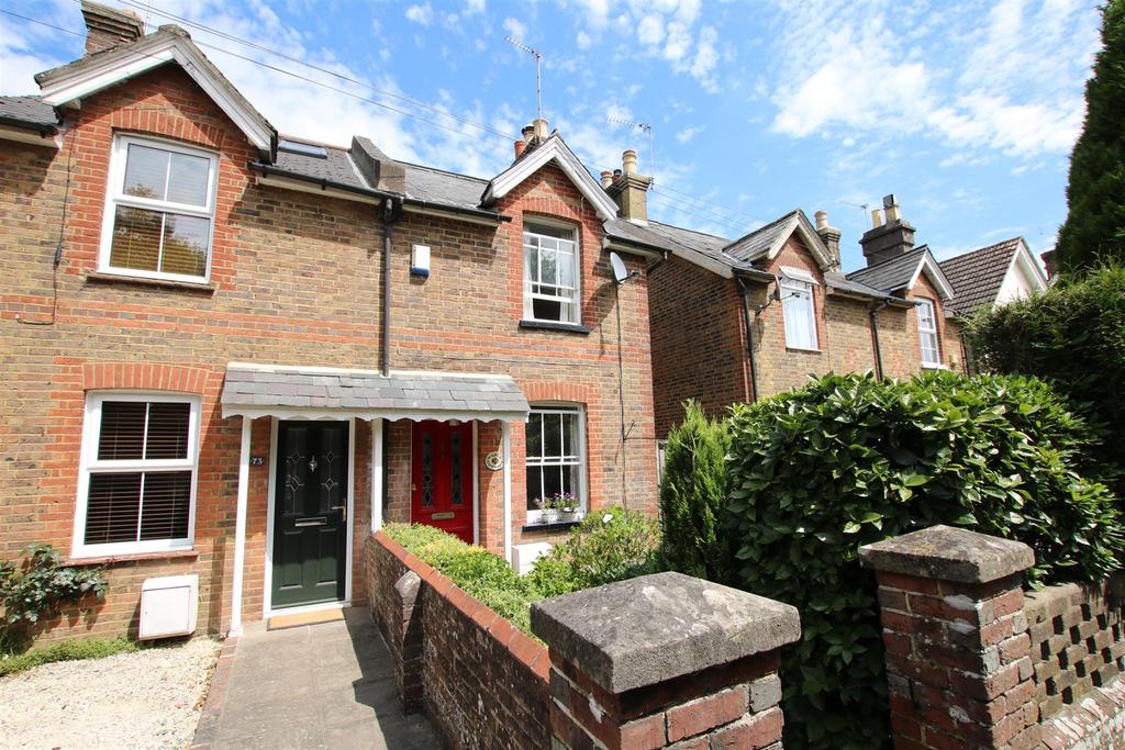 St. Leonards Road, Horsham 2 bed cottage - £1,195 pcm (£276 pw)
