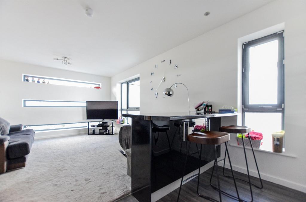 The Decks, Runcorn, WA7 1GG 2 bed apartment - £650 pcm (£150 pw)
