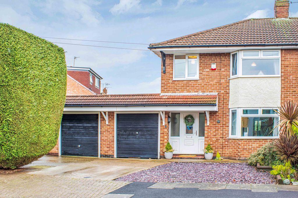 Bispham Drive, Toton NG9 6GH 3 bed semi-detached house - £1,200 pcm (£ ...