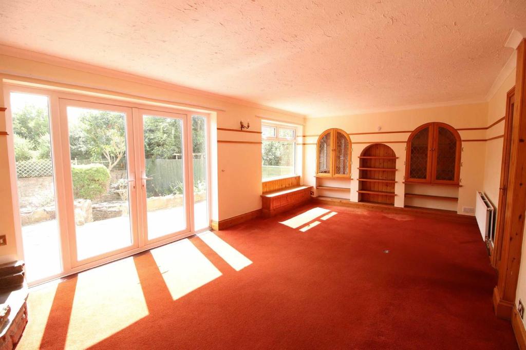 Clawdd Du, Monmouth 3 bed end of terrace house - £215,000