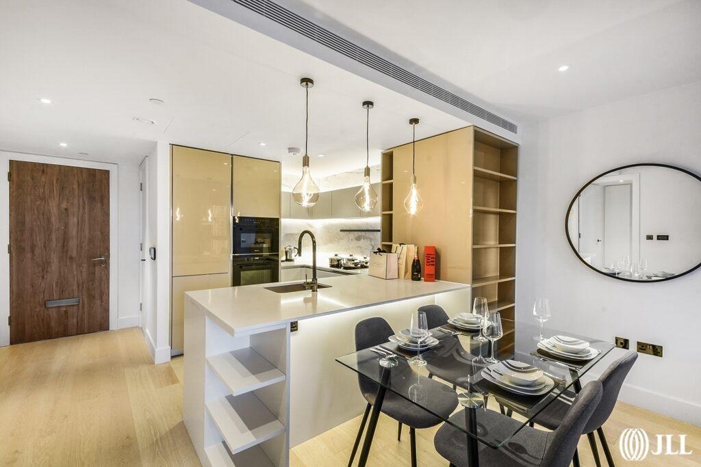 Cascade Way London W12 1 bed apartment - £2,817 pcm (£650 pw)
