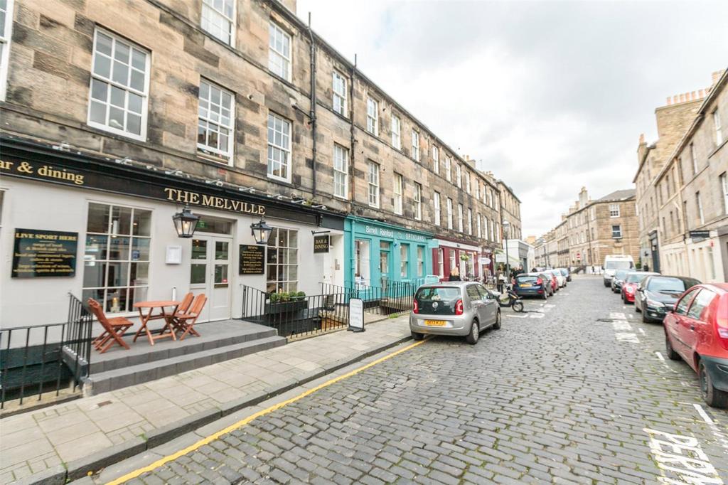 William Street, Edinburgh, EH3 1 bed flat - £1,030 pcm (£238 pw)