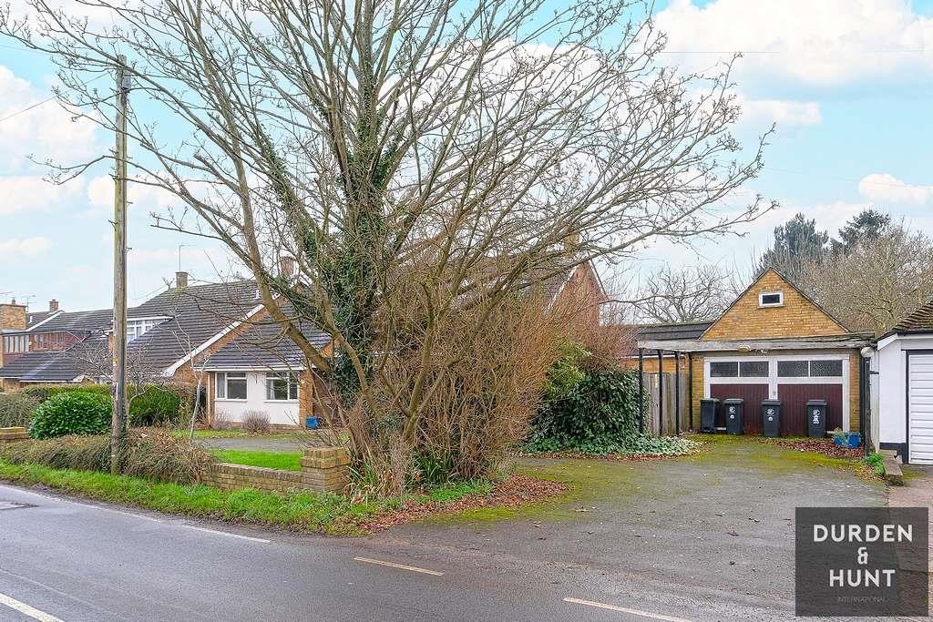 Nine Ashes Road, Ingatestone, CM4 4 bed detached house - £900,000