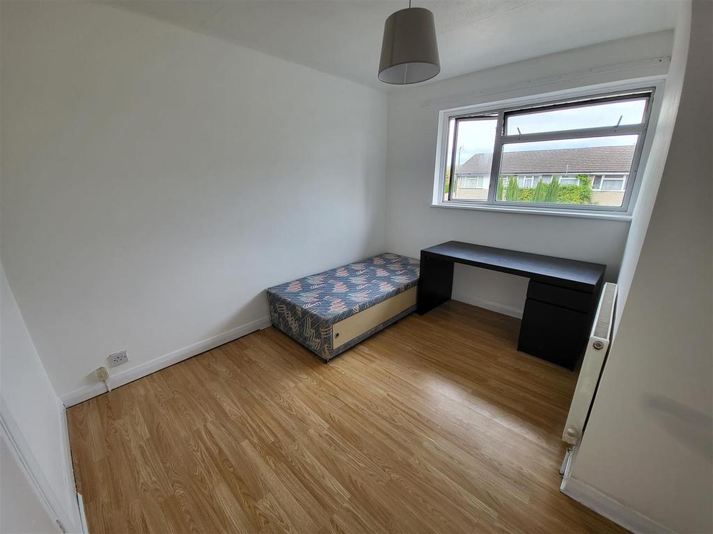 Guildford Park Avenue, Guildford 4 bed property - £2,300 pcm (£531 pw)
