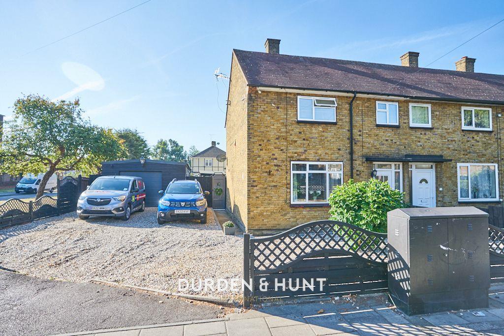 Hilldene Avenue, Romford, RM3 3 bed end of terrace house - £450,000