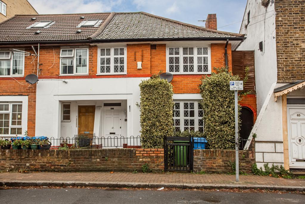 Albion Street, Rotherhithe, SE16 3 bed semi-detached house - £2,500 pcm ...