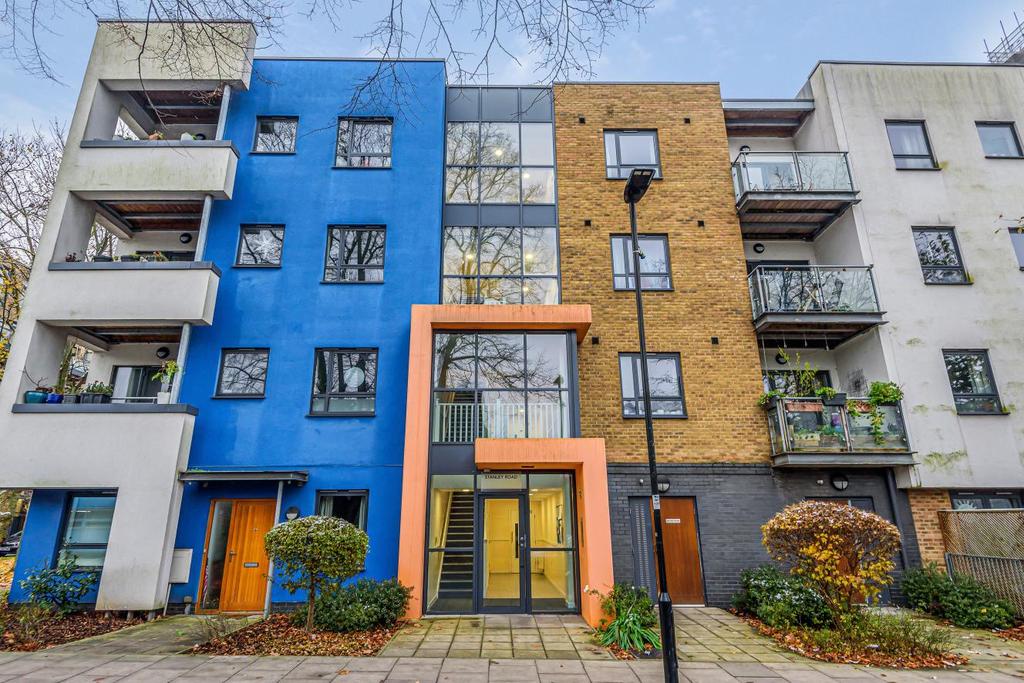 Stanley Road, Acton 1 bed flat - £375,000