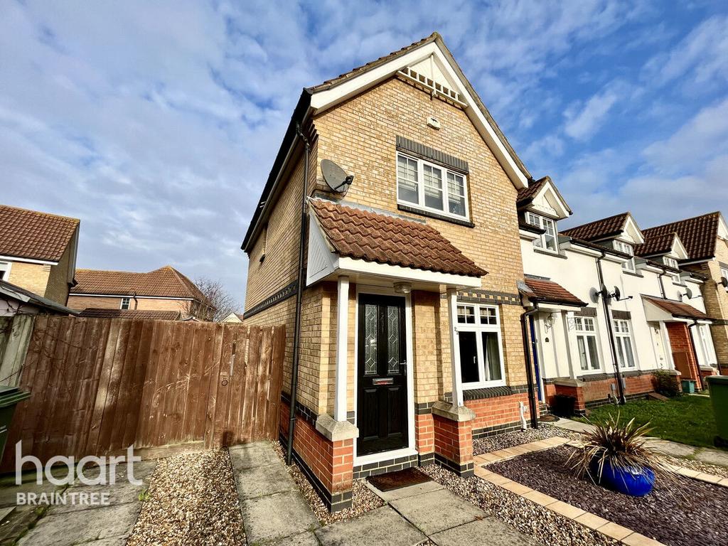 Gulls Croft, Braintree 2 bed end of terrace house - £280,000