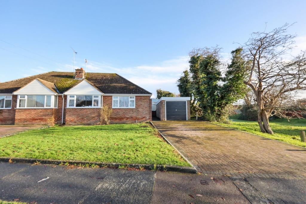 Potters Lane, Burgess Hill, RH15 2 bed semi-detached bungalow - £465,000