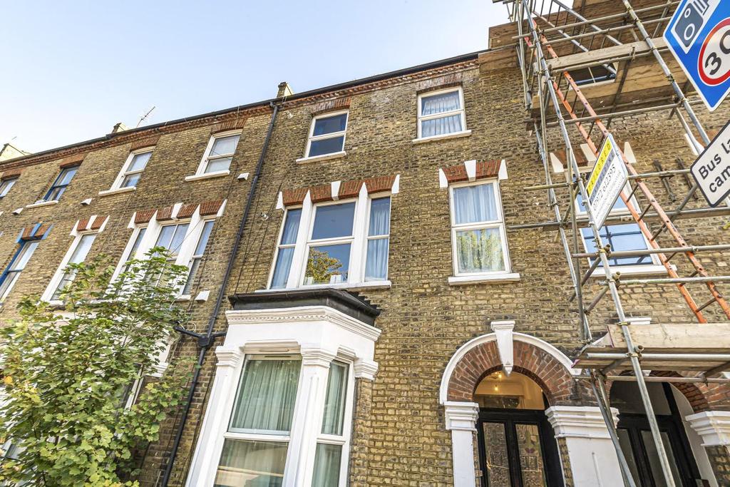 Archway Road, Highgate 2 bed flat - £425,000