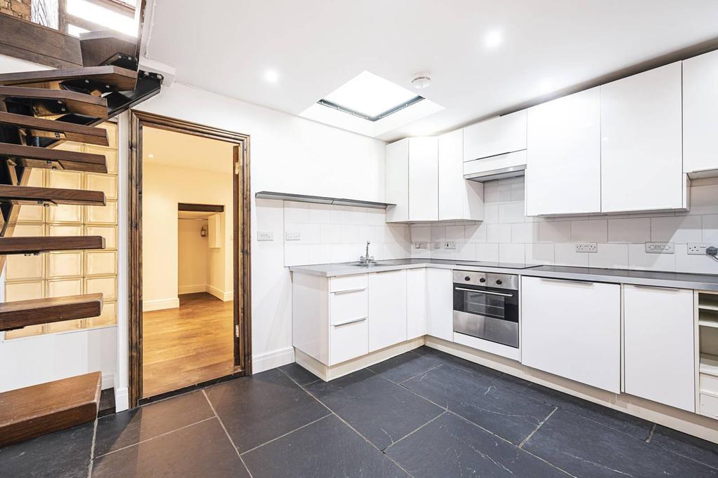 Whiston Road, Haggerston, London, E2 2 bed flat - £3,500 pcm (£808 pw)
