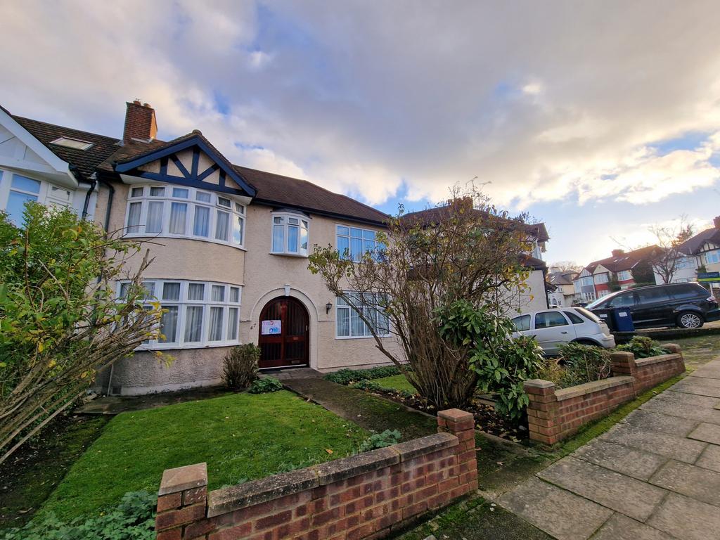 Tenterden Drive, London, NW4 4 bed semi-detached house - £950,000