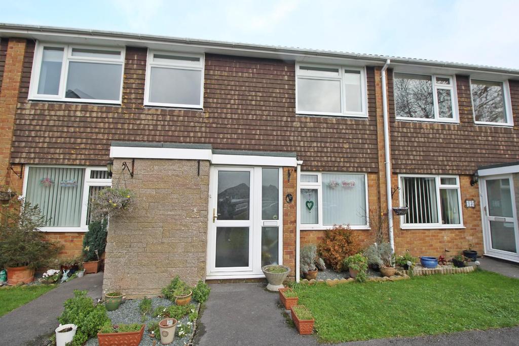 Avon Court, Netley Abbey... 2 bed maisonette - £950 pcm (£219 pw)