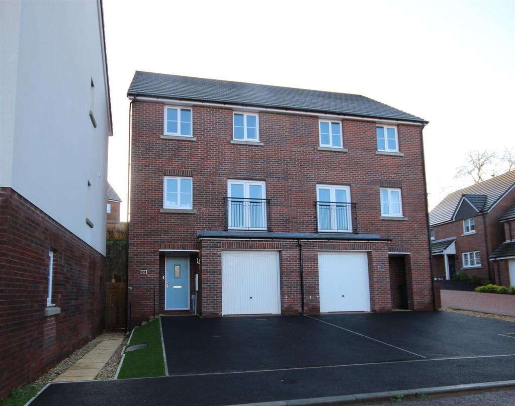 Jordan Drive, Tithe Barn, Exeter 3 bed townhouse - £1,400 pcm (£323 pw)