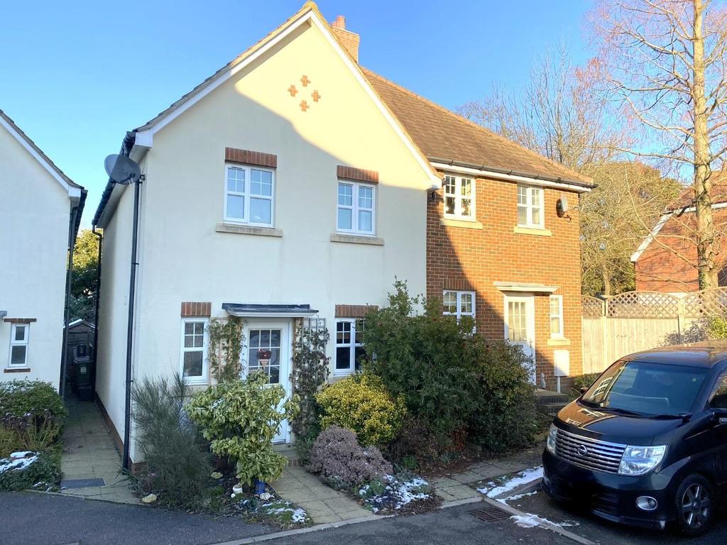 Roseacre Close, Sutton 3 bed semi-detached house - £2,200 pcm (£508 pw)