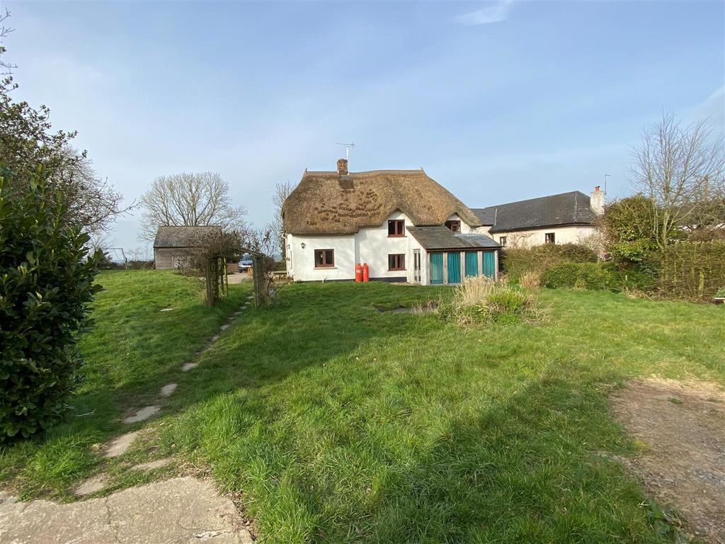 Chaffcombe, Copplestone, Crediton 3 bed detached house - £1,350 pcm (£ ...