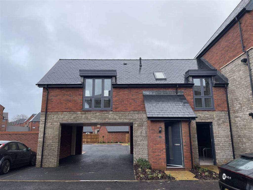 Tanner Close, Frenchay, Bristol 2 bed flat - £1,200 pcm (£277 pw)