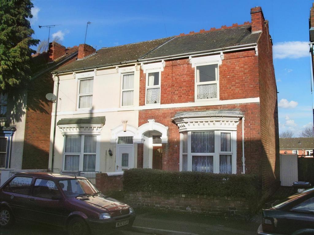 Allen Road, Whitmore Reans... 3 bed semi-detached house - £179,950