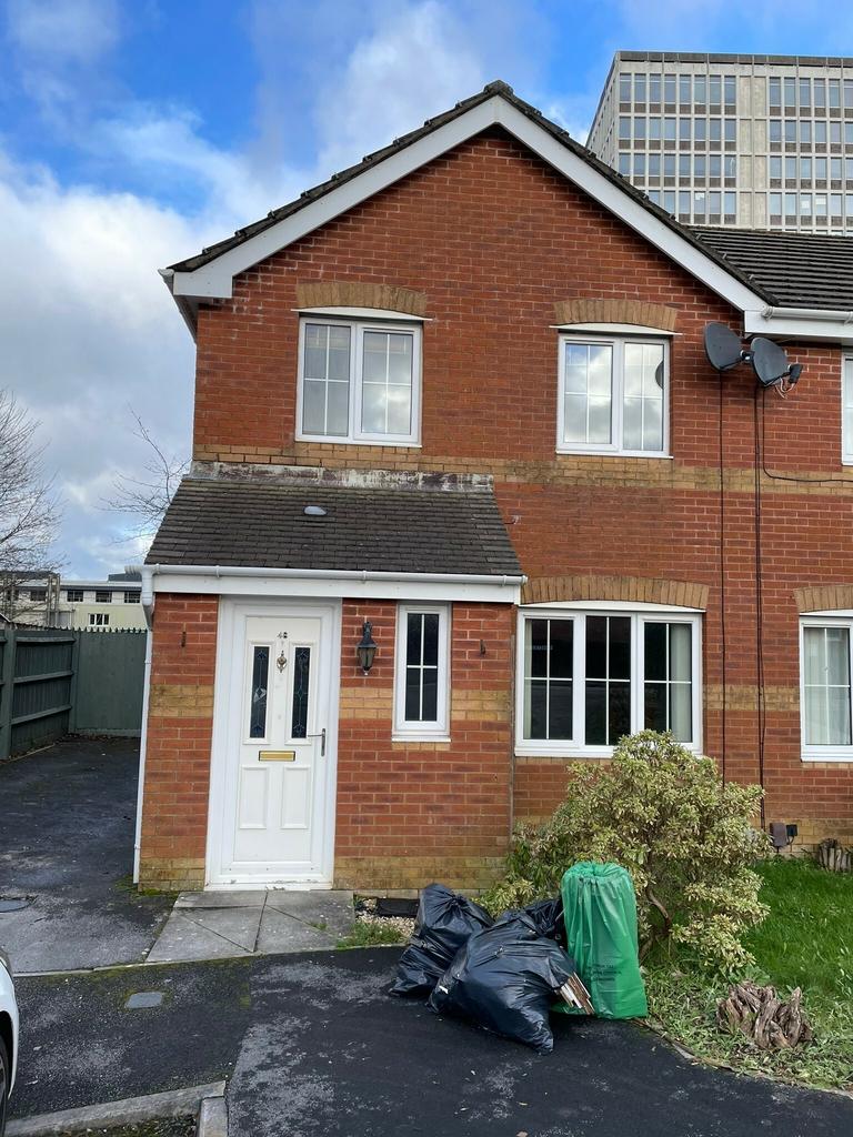 Honeysuckle Drive, Clase, Swansea 3 bed semi-detached house - £950 pcm ...