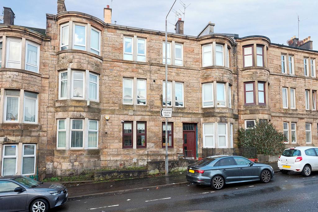 1/2 231 Bearsden Road, Glasgow, G13 1DH 1 bed flat - £75,000