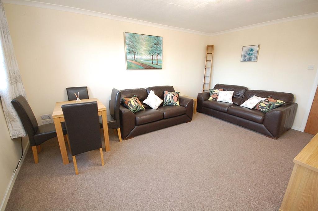 Jute Street, Aberdeen, AB24 3 bed flat - £995 pcm (£230 pw)