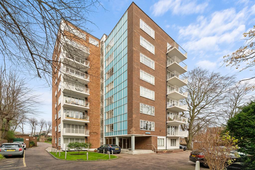 New Wanstead, Wanstead 2 bed apartment - £550,000