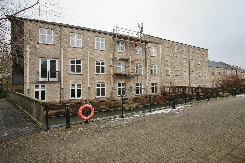 Mill Street, Witney 2 bed apartment - £1,300 pcm (£300 pw)