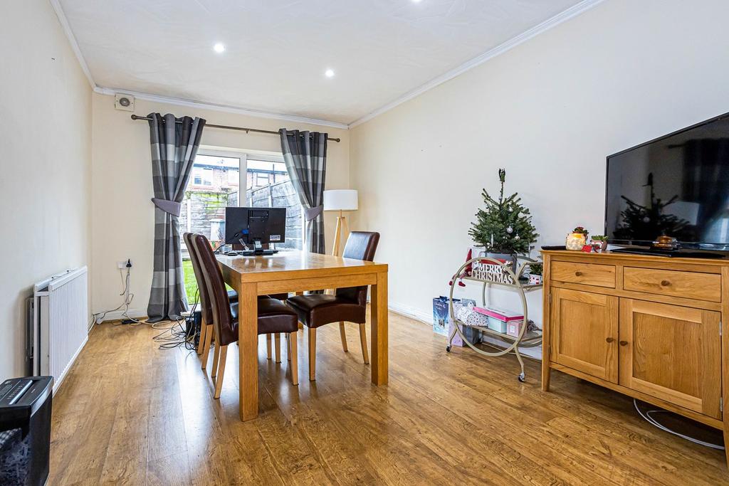Barton Road, Stretford, Manchester, M32 3 bed semi-detached house - £ ...