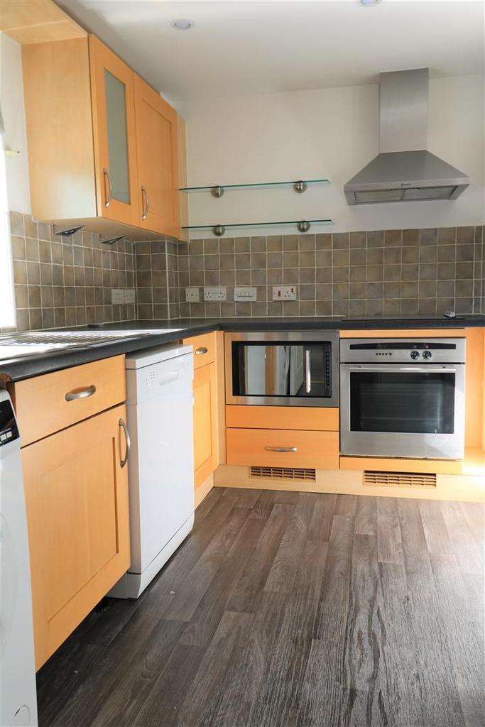 Forge Mews, Addington Village, Croydon 2 bed end of terrace house - £ ...