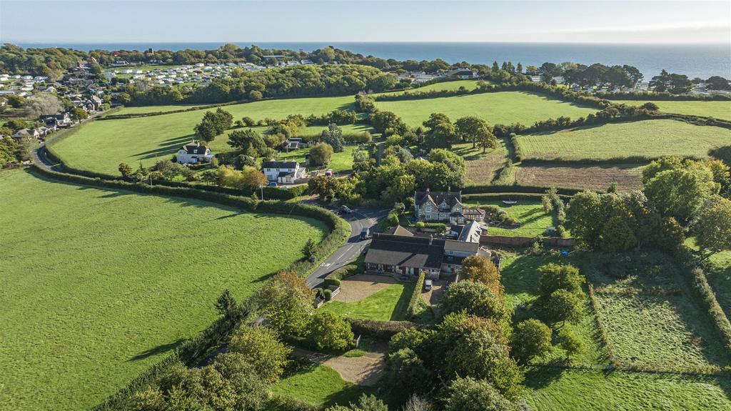 Bembridge, Isle of Wight 4 bed barn conversion - £640,000